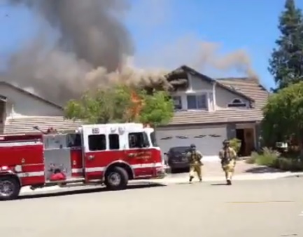 Pre-arrival video: San Ramon, CA two-alarm house fire damages two homes ...