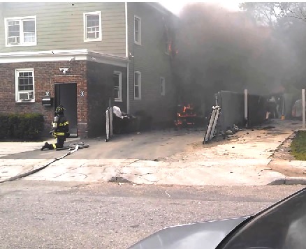 Arrival video: Freeport, NY house fire. - Statter911