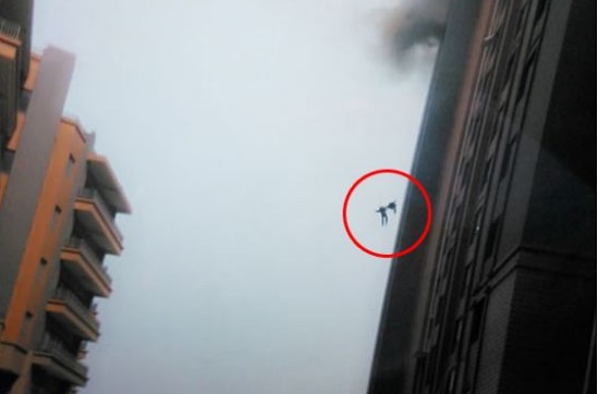 Two firefighters fall to death during hi-rise fire in China - Statter911