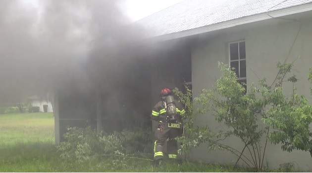 Early video from Lehigh Acres, FL house fire - Statter911