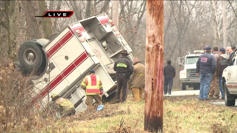 Fire engine overturns on icy Missouri road - Statter911