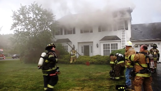 Raw video from Long Island house fire - Statter911