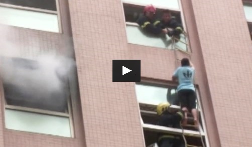 Must see: Firefighters rescue people trapped in high-rise fire - Statter911