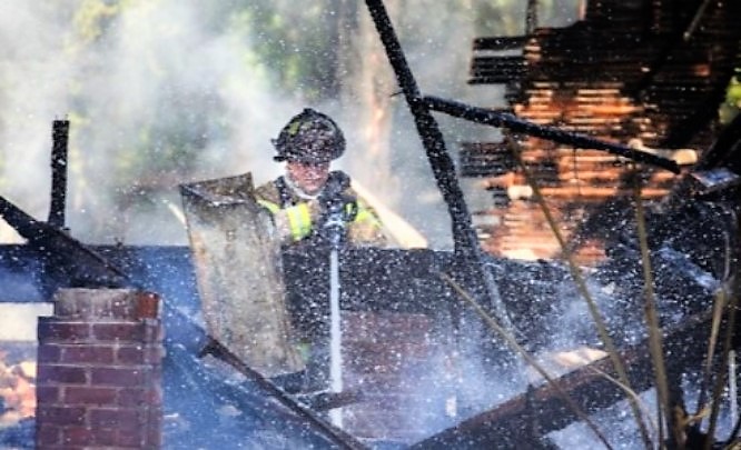 This is new: Newspapers highlight firefighters without masks in cancer ...