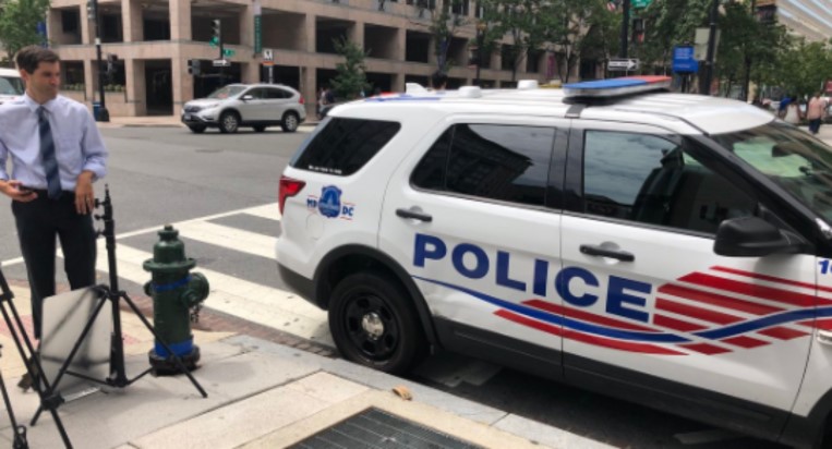 Reporter tweets about police blocking hydrant in Nation's Capital ...