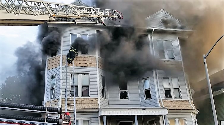 Video & radio traffic from Worcester, MA 4-alarm fire with rescues ...