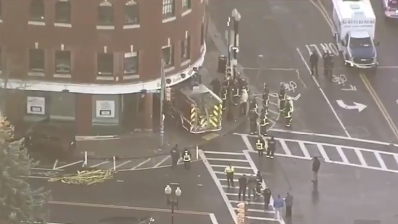 Boston fire engine crashes into bank with 4 injured - Statter911