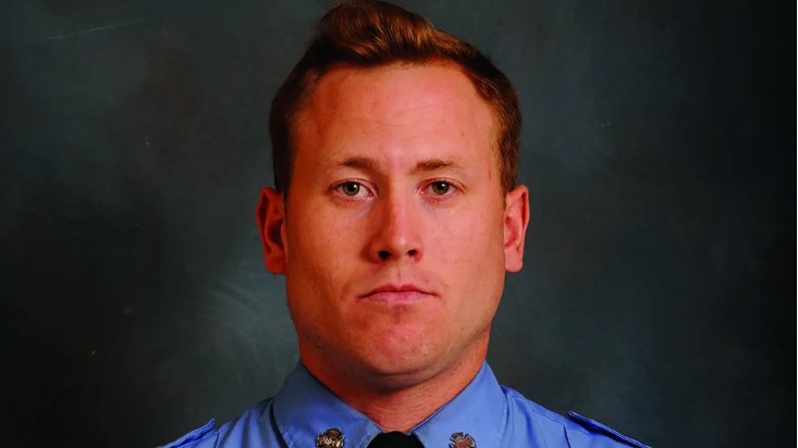 3 FDNY & 2 NYPD 2022 LODD MEMBERS HONORED AT TREE LIGHTING CEREMONY 11 ...